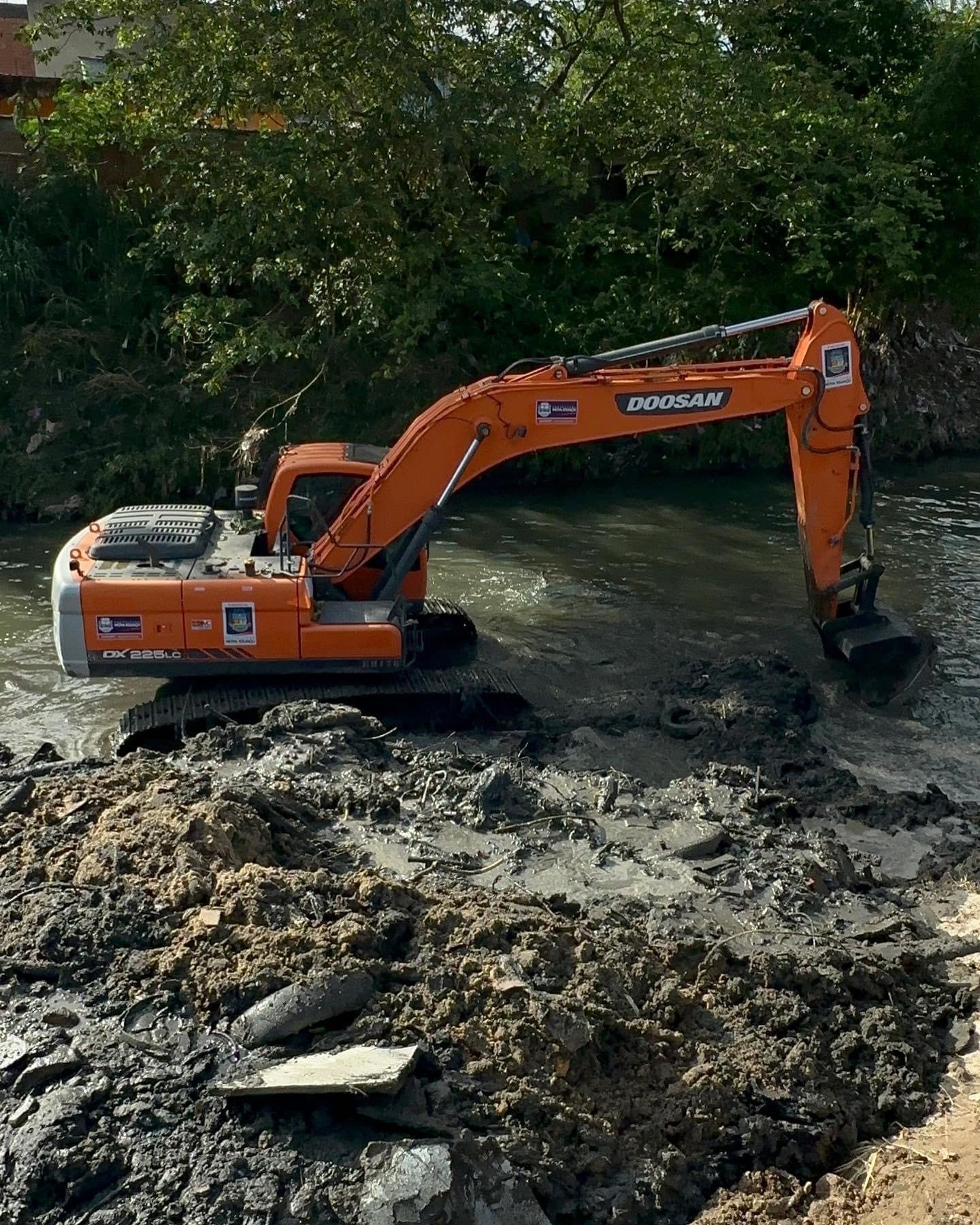 *Limpeza e dragagem do Rio Botas para prevenção de enchentes em Nova ...