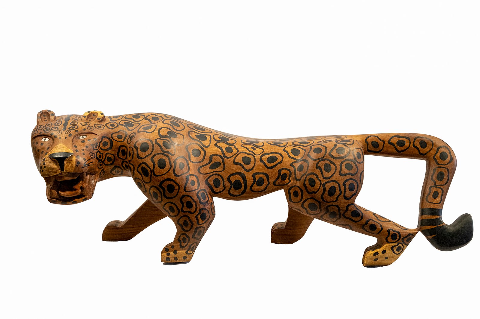 Na Galeria Pé Palito (213 Norte), exposição de 50 bancos indígenas ...